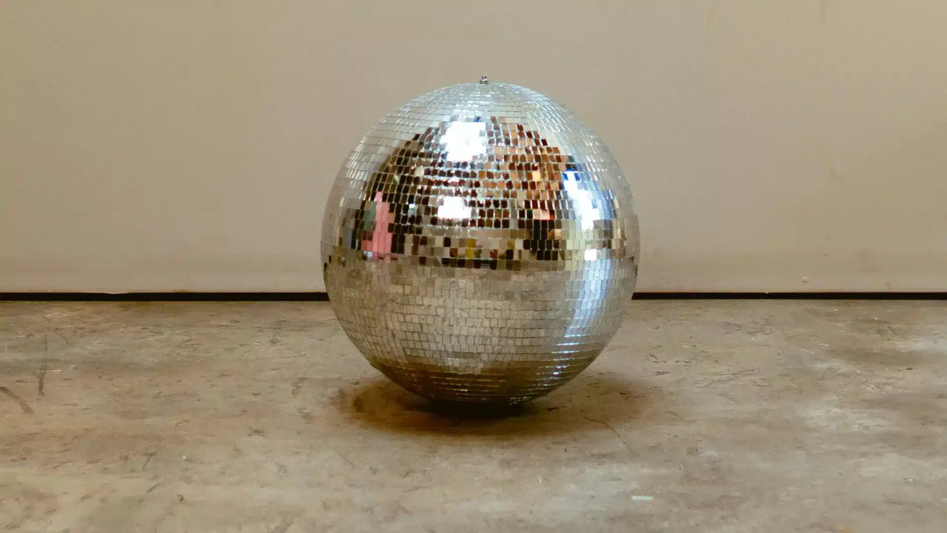 DIY Disco Ball Planter: Sparkling Home & Garden Decor Ideas - Chinese ...